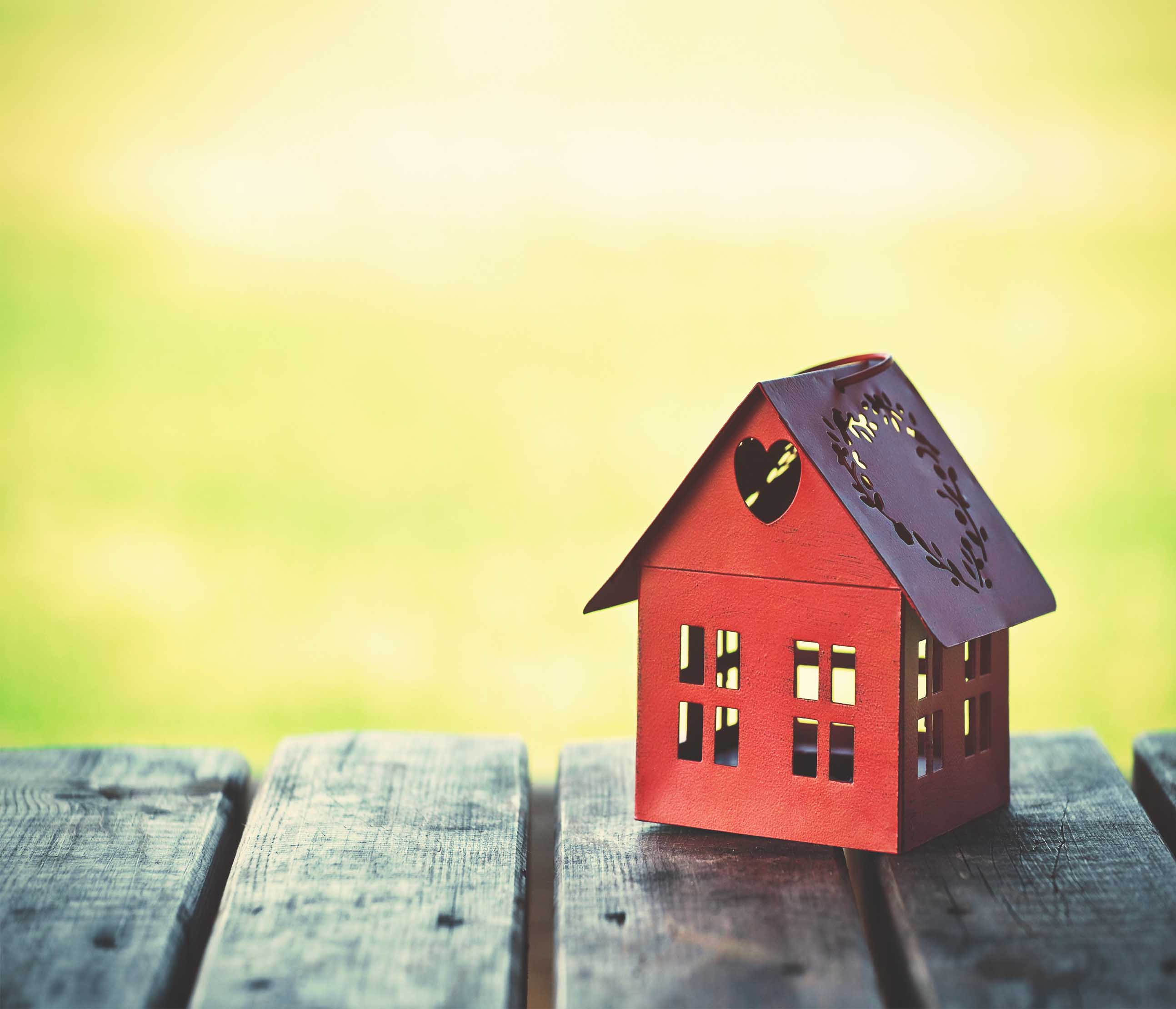 Rise in reports to the NSPCC Helpline about children being left home alone